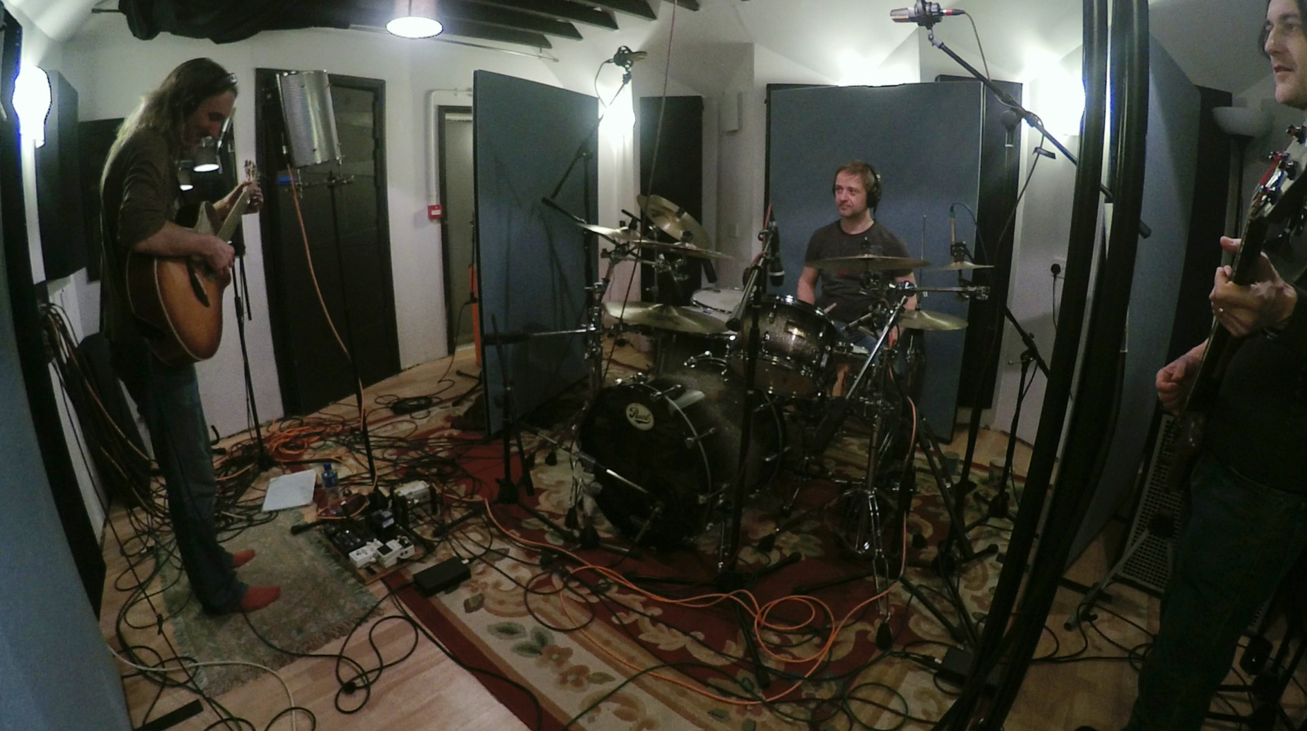 Recording the new album – Avian band website